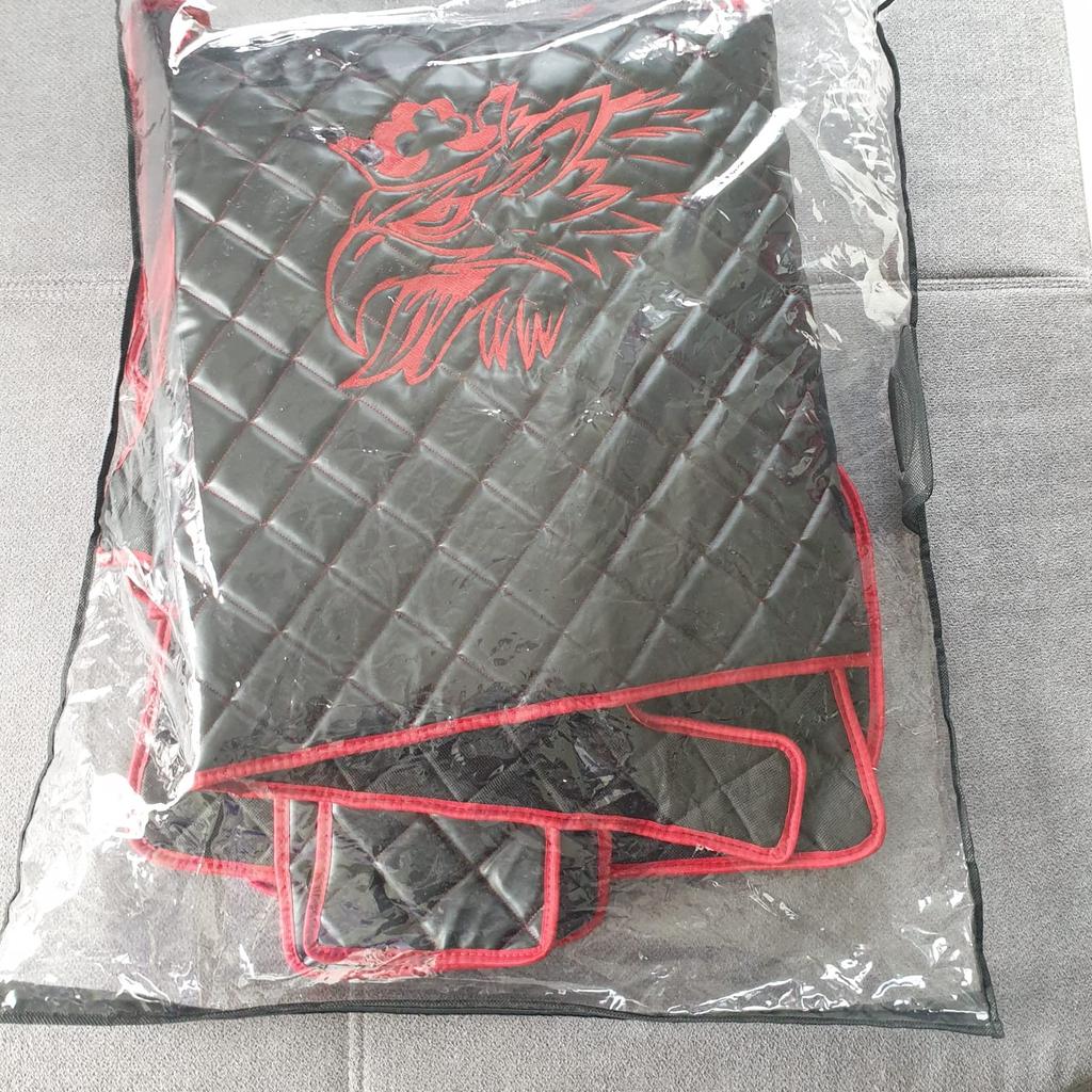 Fußraum und Tunnel Verkleidung LKW Scania in 12529 Schönefeld for €105. ...