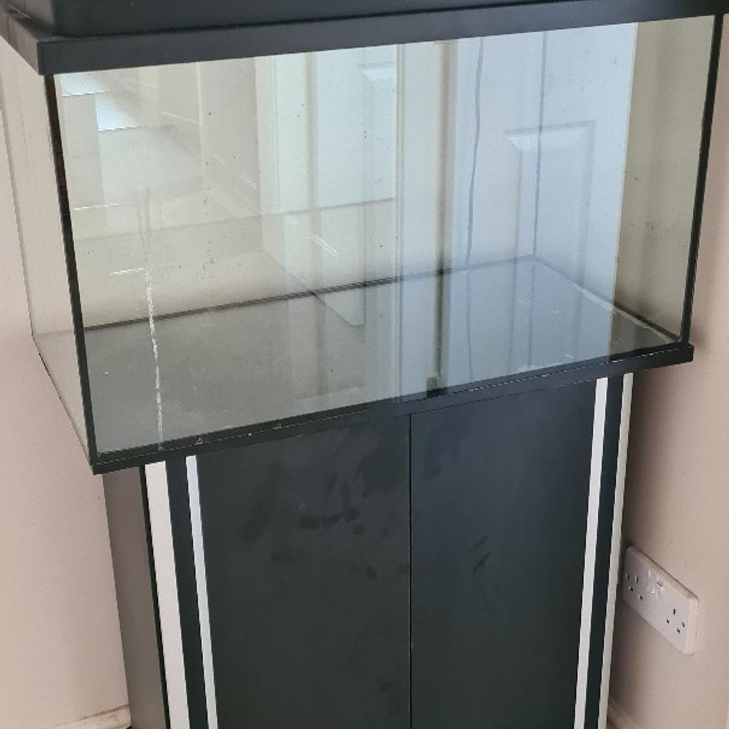 Aqual Fish Tank 90l and Cabinet in WN4 Wigan for £30.00 for sale | Shpock