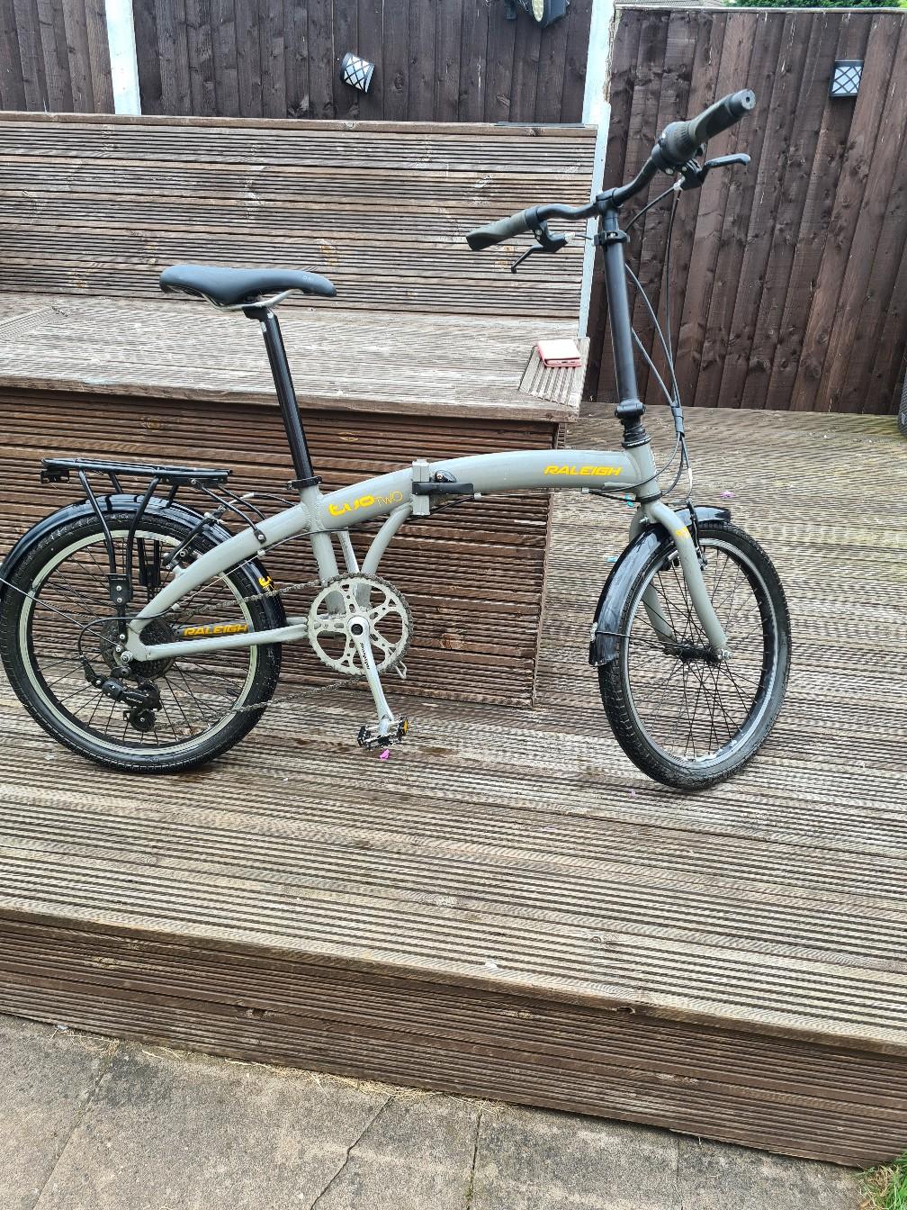 Raleigh evo2 folding bike in fab condition. in Walsall für 100,00 £ zum ...
