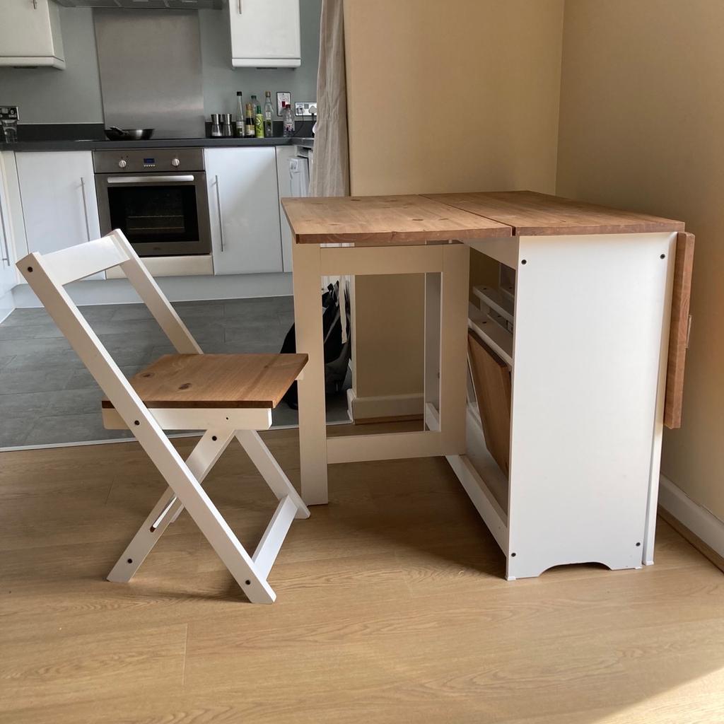 Foldable table with 4 foldable chairs in E8 Hackney für 65,00 £ zum ...