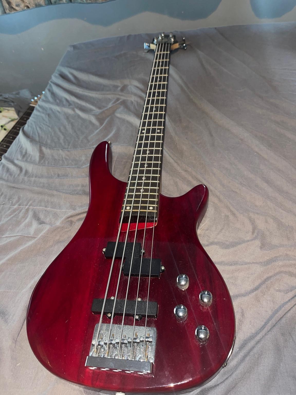 Red 5-String Bass Guitar in WA1 Warrington für £ 35,00 zum Verkauf ...