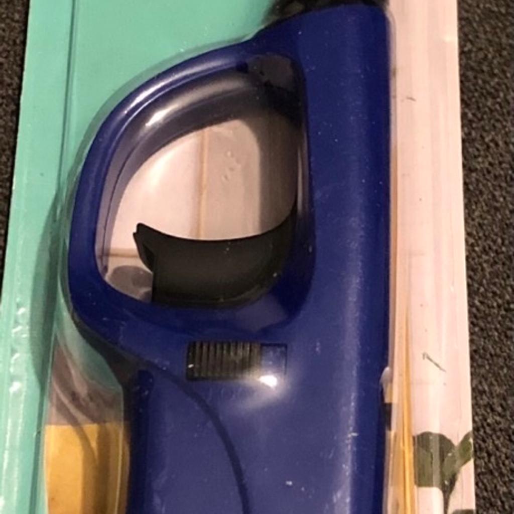 Bendy lighter with safety lock NEW in Walsall für £ 0,50 zum Verkauf ...