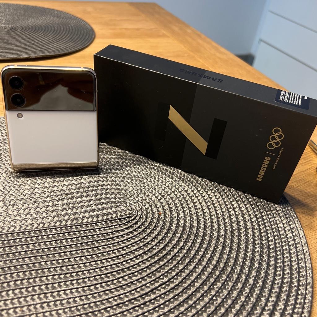 Samsung Z Flip 3 256 GB Sonderedition in 9560 Steuerberg für € 500,00 zum Verkauf | Shpock AT