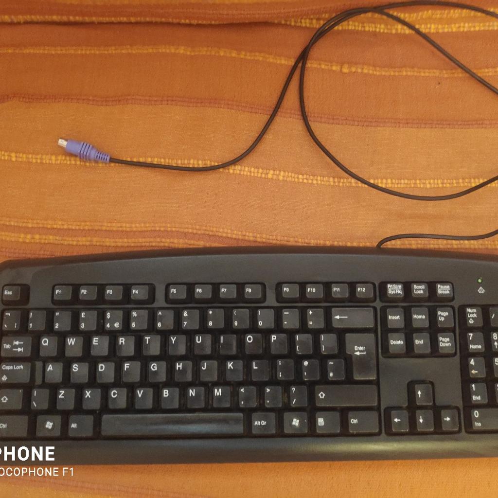 keyboard in E10 London Borough of Waltham Forest für 1,00 £ zum Verkauf ...