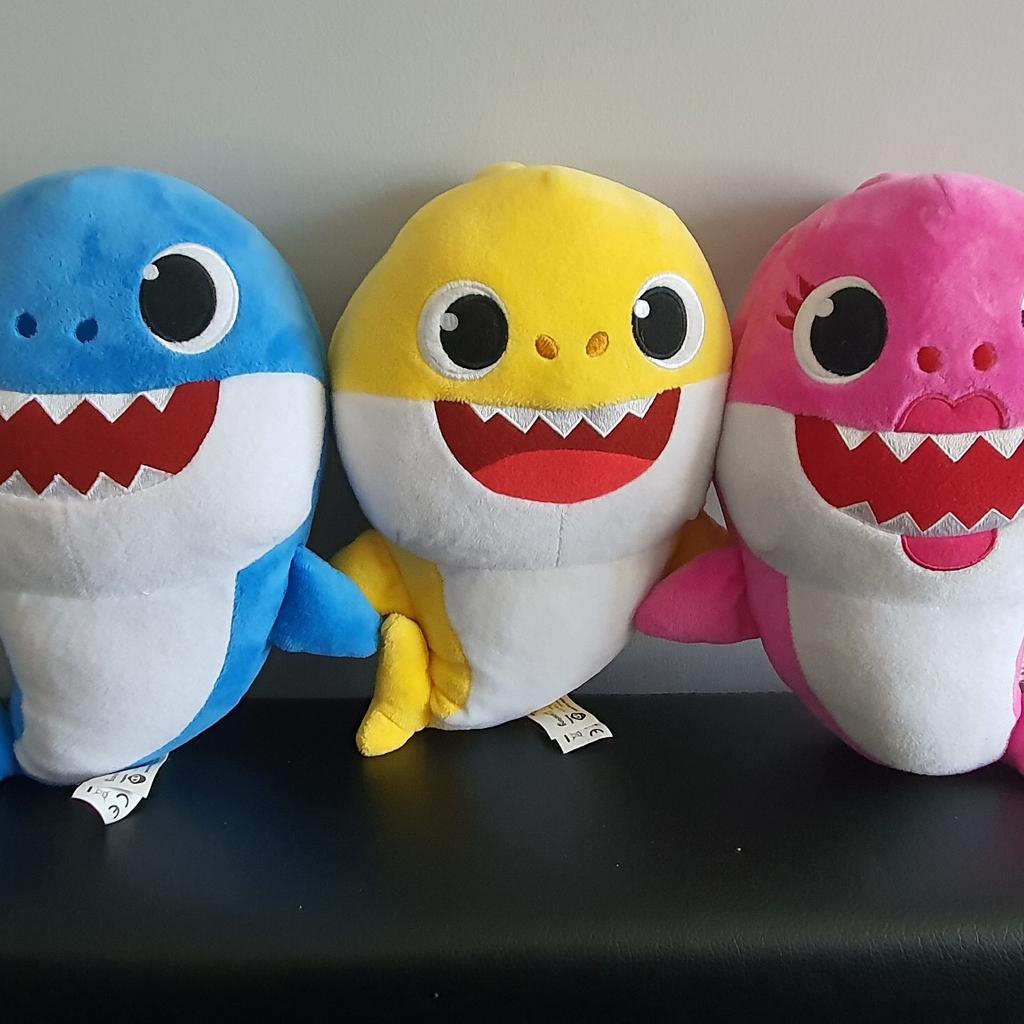 baby shark singing soft toys. Teddy bears in M44 Salford für £ 15,00 ...