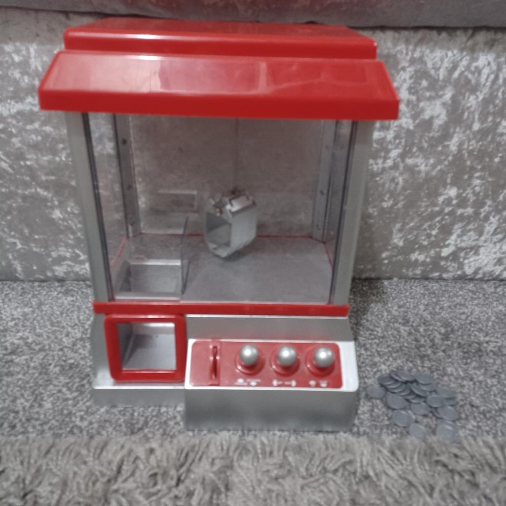 Small arcade grab machine. in TW13 Hounslow für £ 5,00 zum Verkauf ...