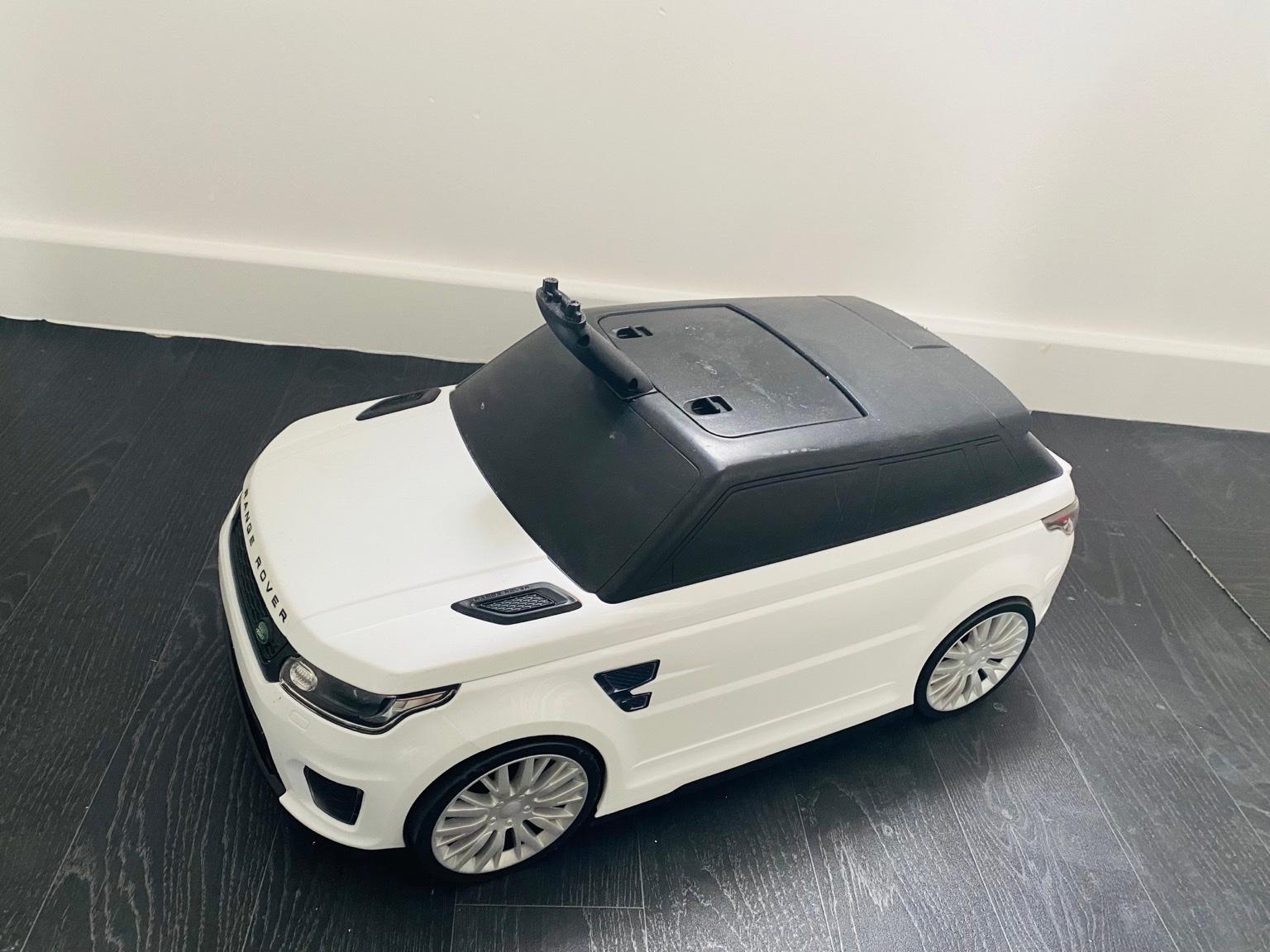 Range Rover Suitcase in OL8 Oldham for £25.00 for sale | Shpock