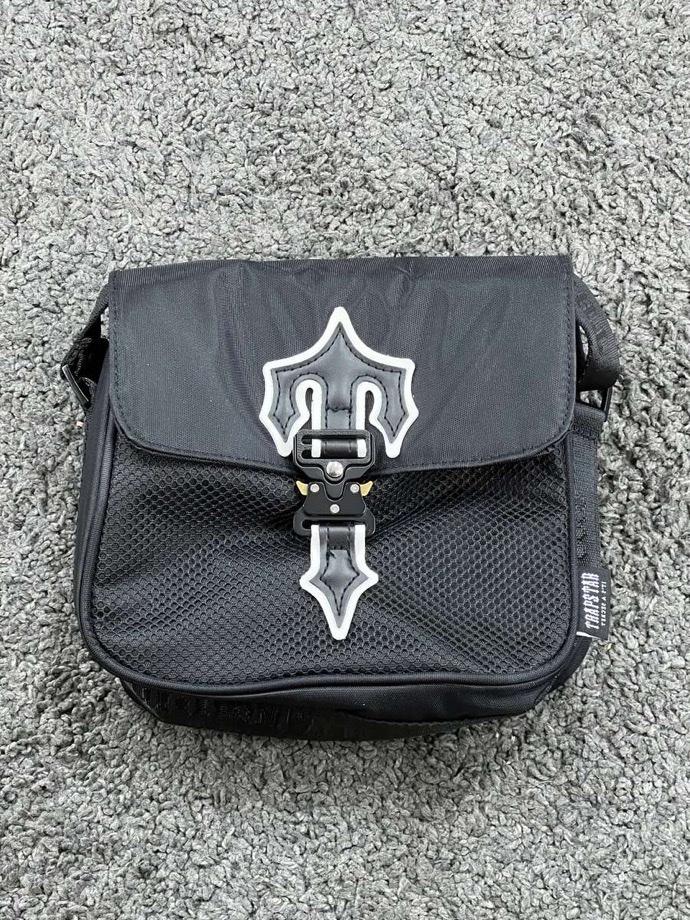 Trapstar Irongate Pouch in EN3 Enfield for £65.00 for sale | Shpock Trapstar Irongate Pouch in EN3 Enfield for £65.00 for sale | Shpock