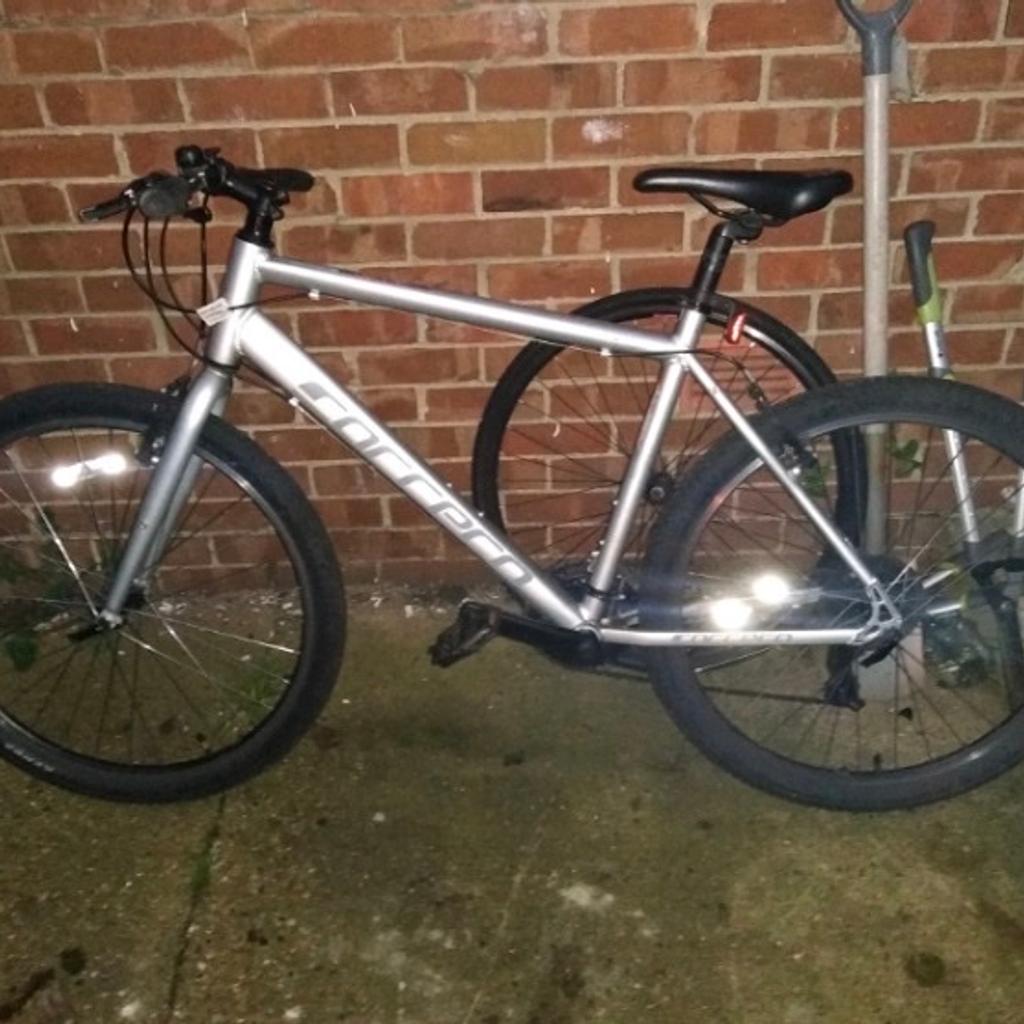 Carrera Parva Mens Hybrid Bike in für 110,00 £ zum Verkauf | Shpock DE