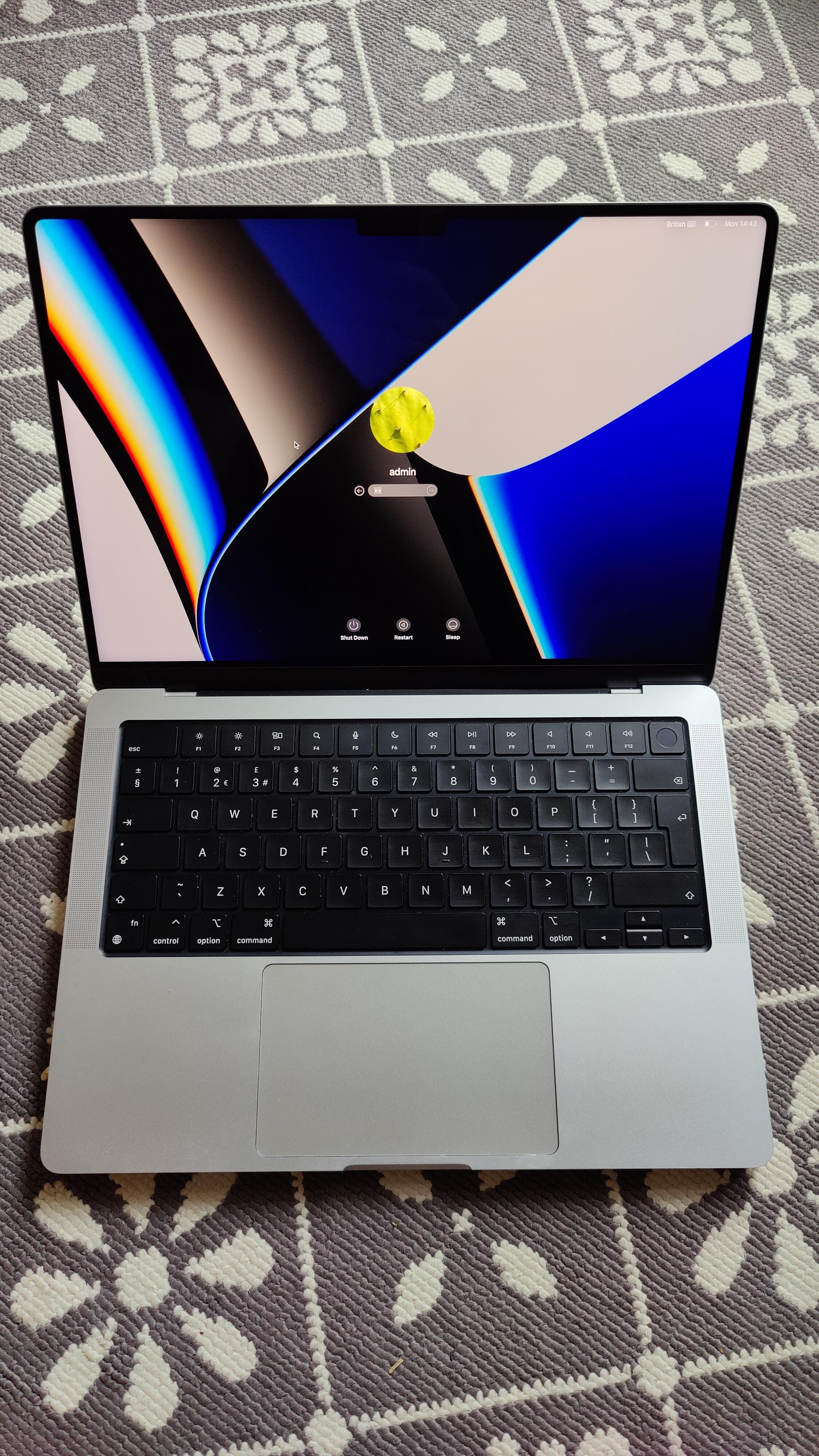 Macbook Pro 14", M1 Max, 64GB, 1TB, 24 GPU in SE20 London für 2.850,00 ...