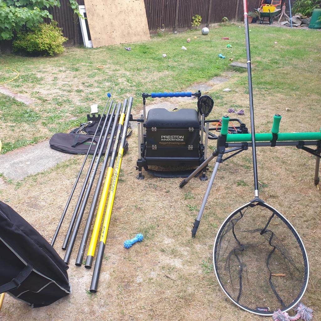 Fishing pole with box set up in Walsall for £250.00 for sale | Shpock