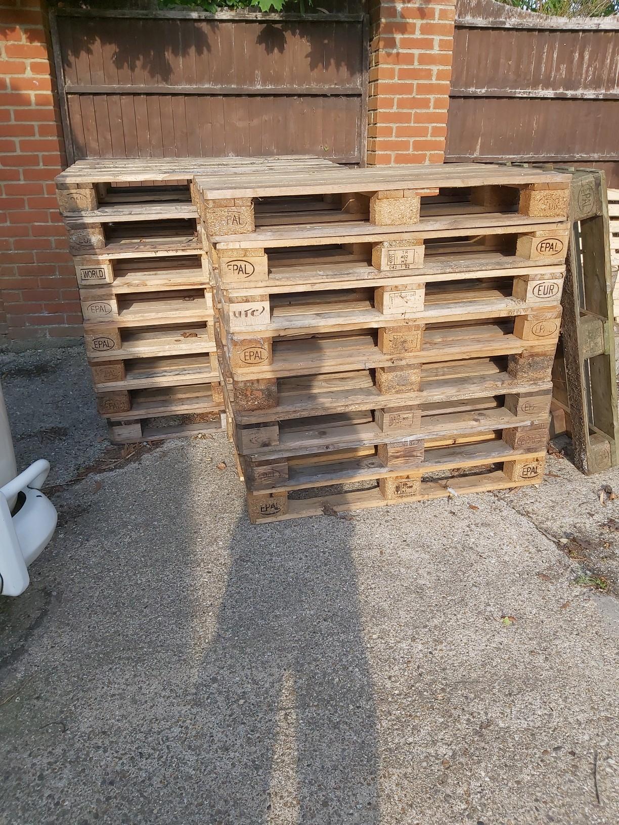 2nd hand wooden euro pallets in Basingstoke and Deane für 5,00 £ zum ...