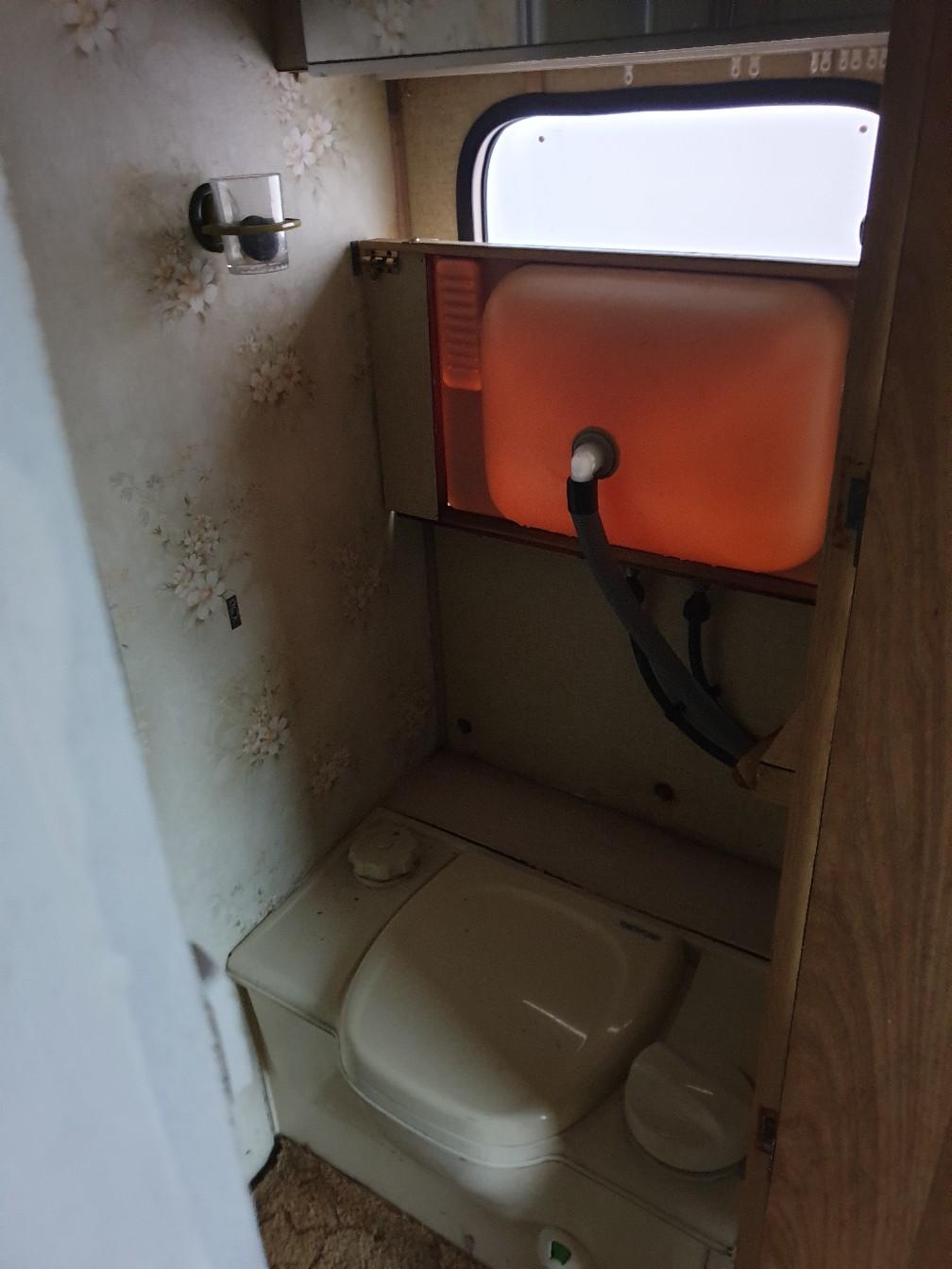 LYNTON VIP CARAVAN in BR2 Bromley for £800.00 for sale | Shpock