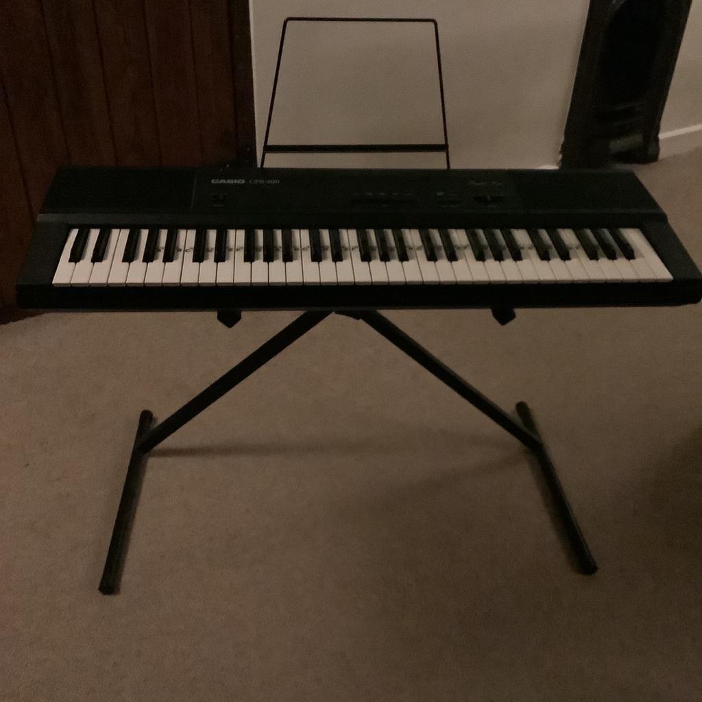 Casio CPS-300 keyboard and stand in B61 Bromsgrove für 20,00 £ zum ...