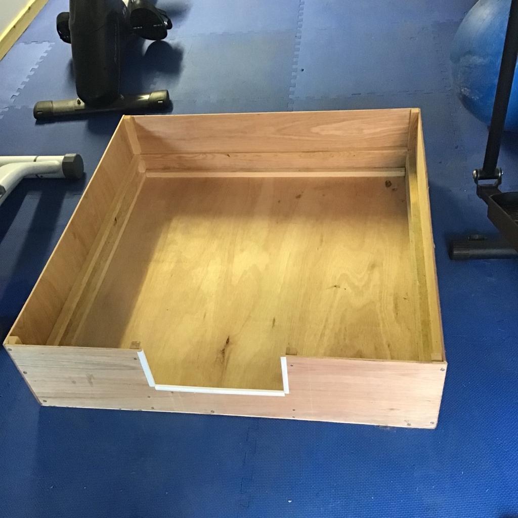 LARGE WHELPING BOX in FY5 Wyre für £ 5,00 zum Verkauf | Shpock AT