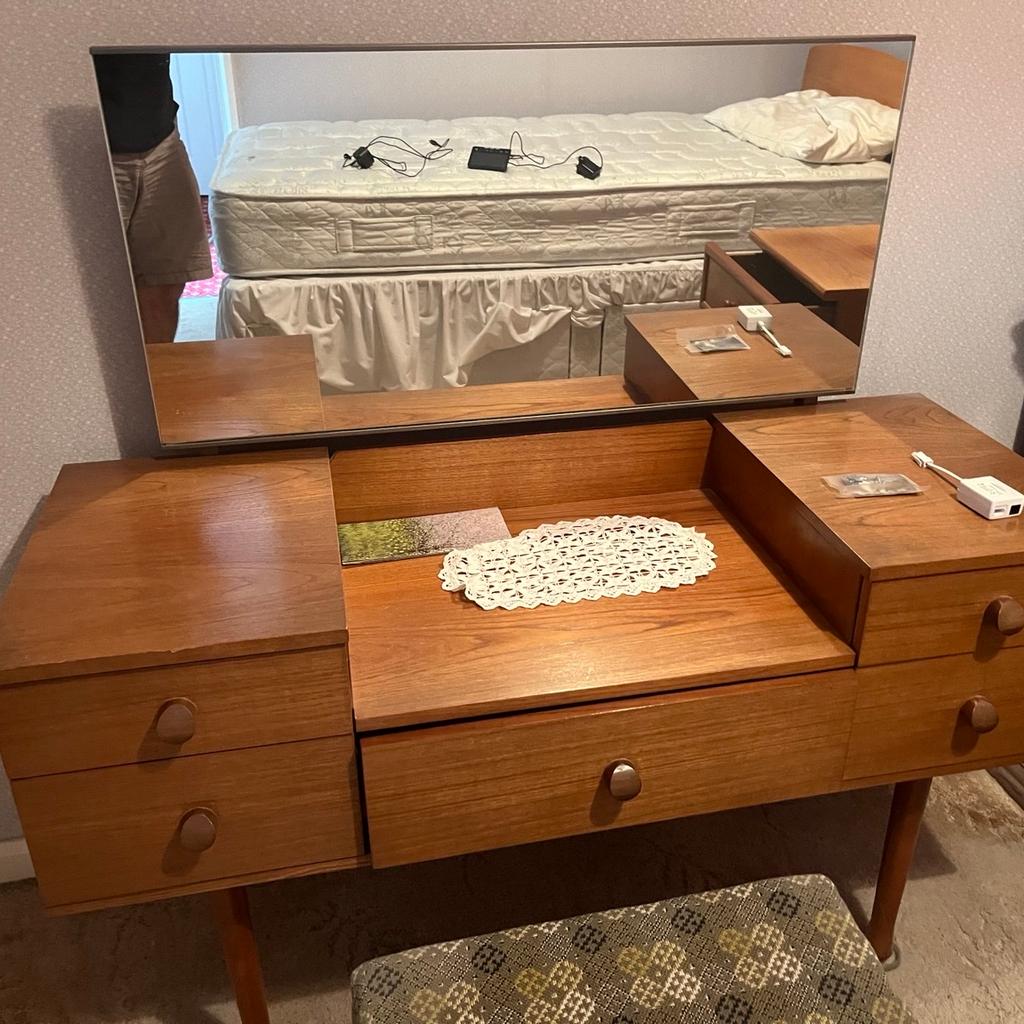Retro dressing table in B36 Metropolitan Borough of Solihull für £ 15 ...