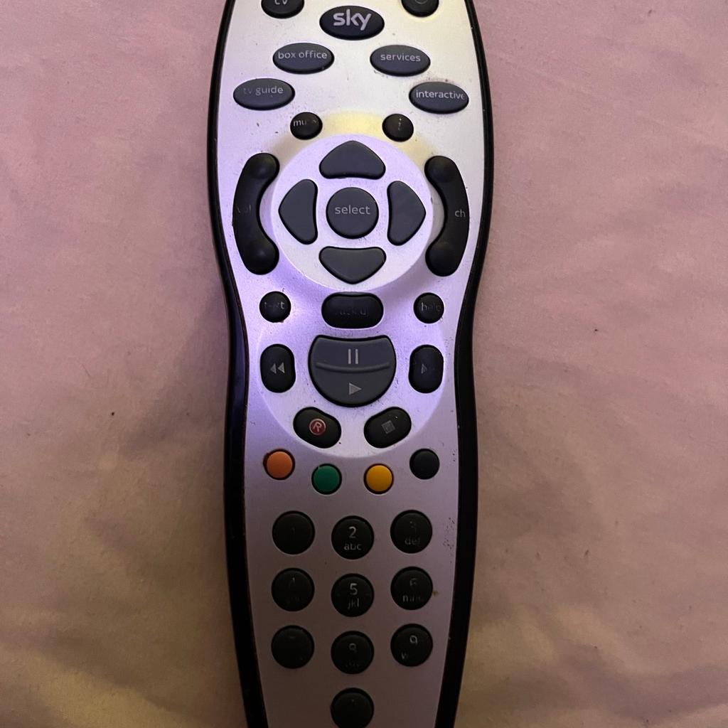 Sky HD+ SKY120 Remote Control in ME15 Maidstone für 5,00 £ zum Verkauf ...