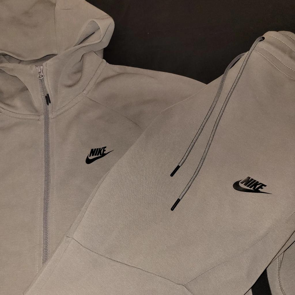 GUNSMOKE- Nike Tech Fleece Season 1 Tracksuit in LU2 Luton for £154.99 ...