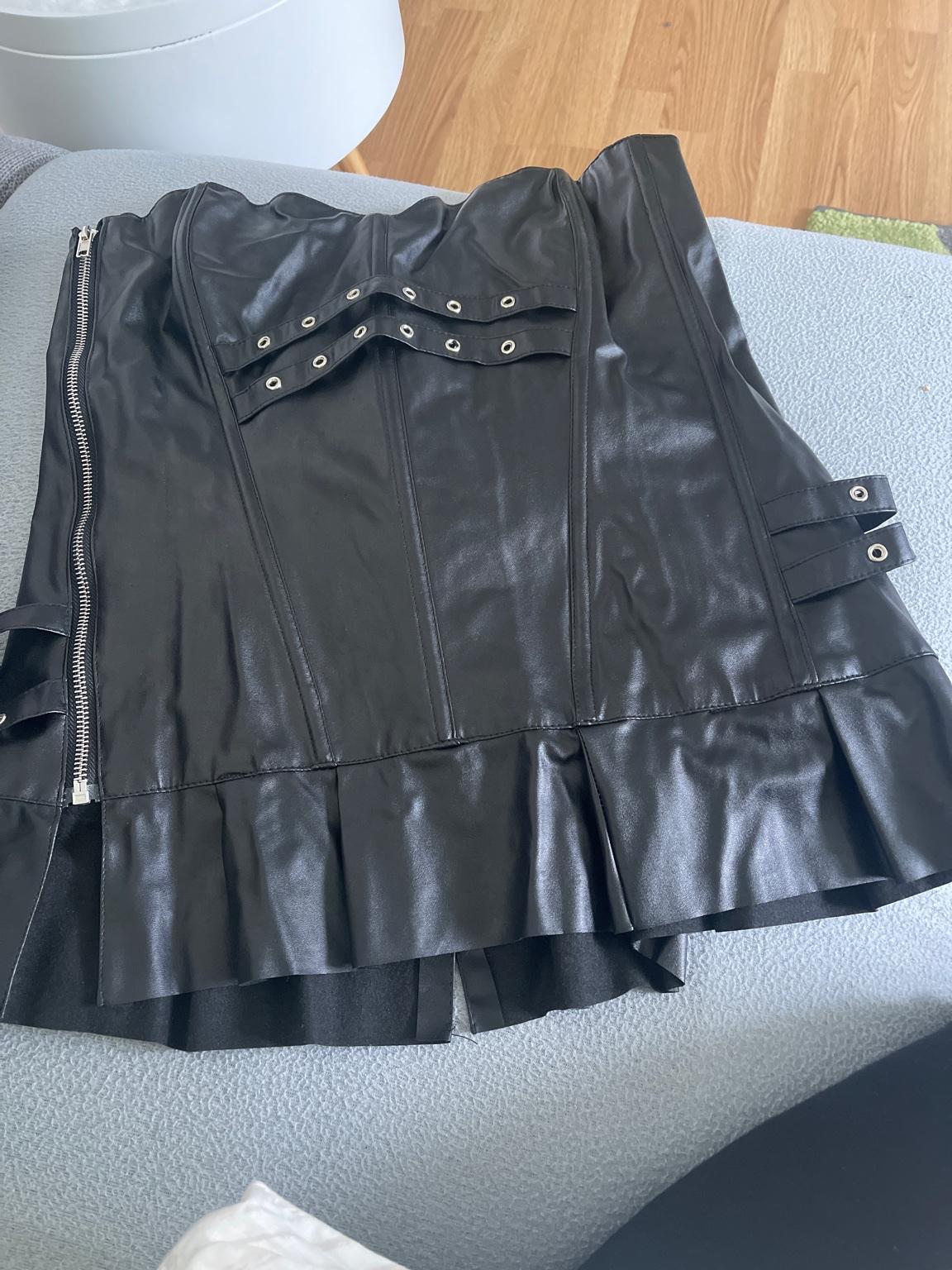 Korsett in 4600 Wels für € 10,00 zum Verkauf | Shpock AT