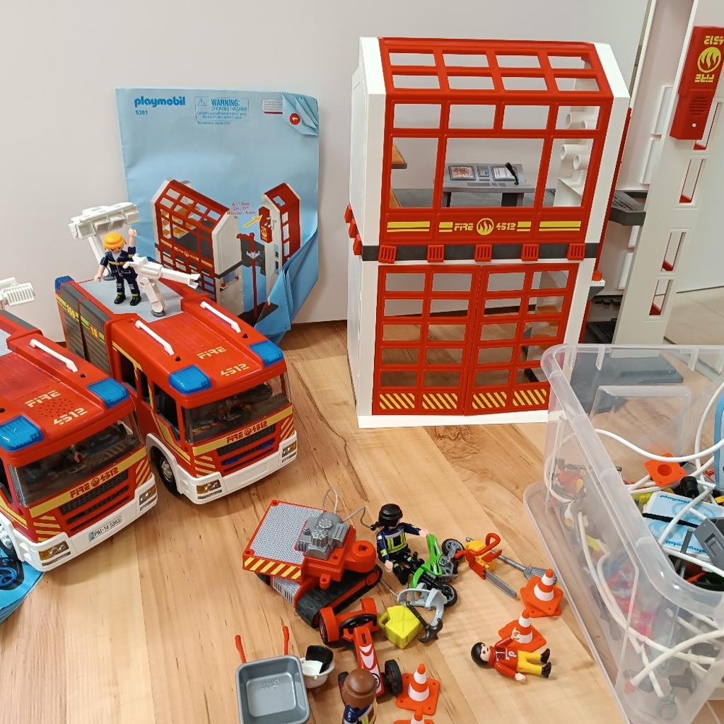 Playmobil Feuerwehr Stat. m. 2 Feuerwehrautos in 3363 Ulmerfeld for €60 ...
