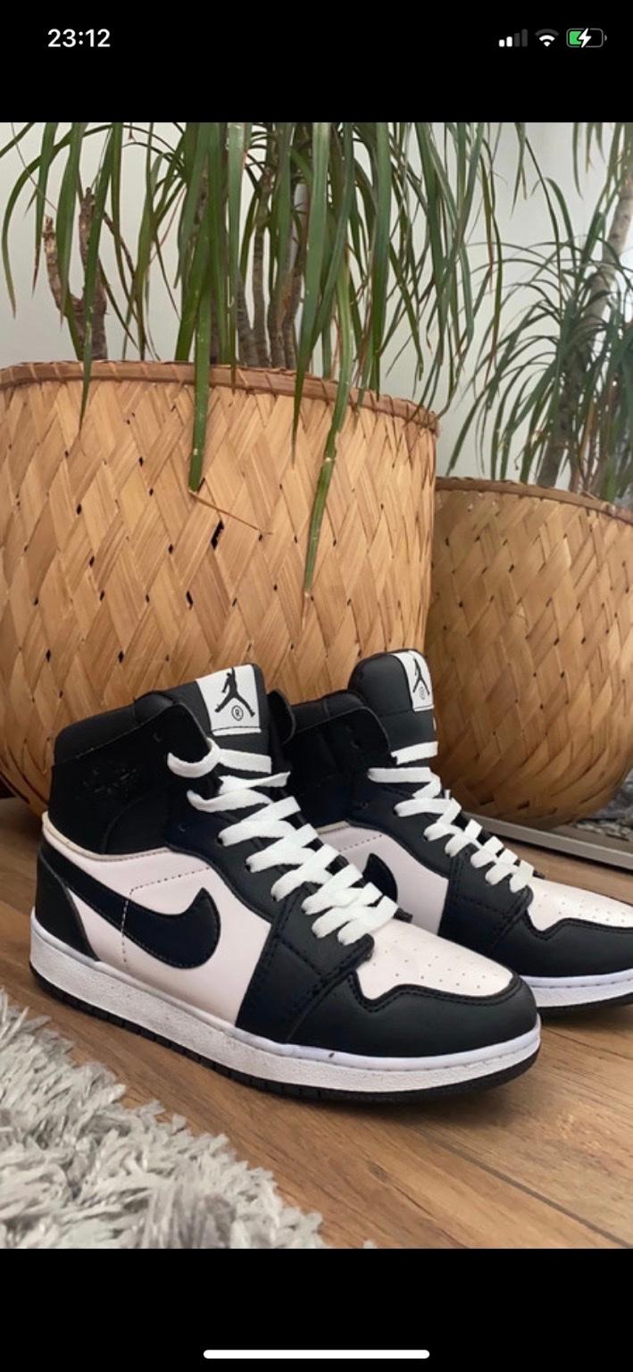 Jordan 1 mid SE dupes in IG8 Redbridge for £40.00 for sale | Shpock