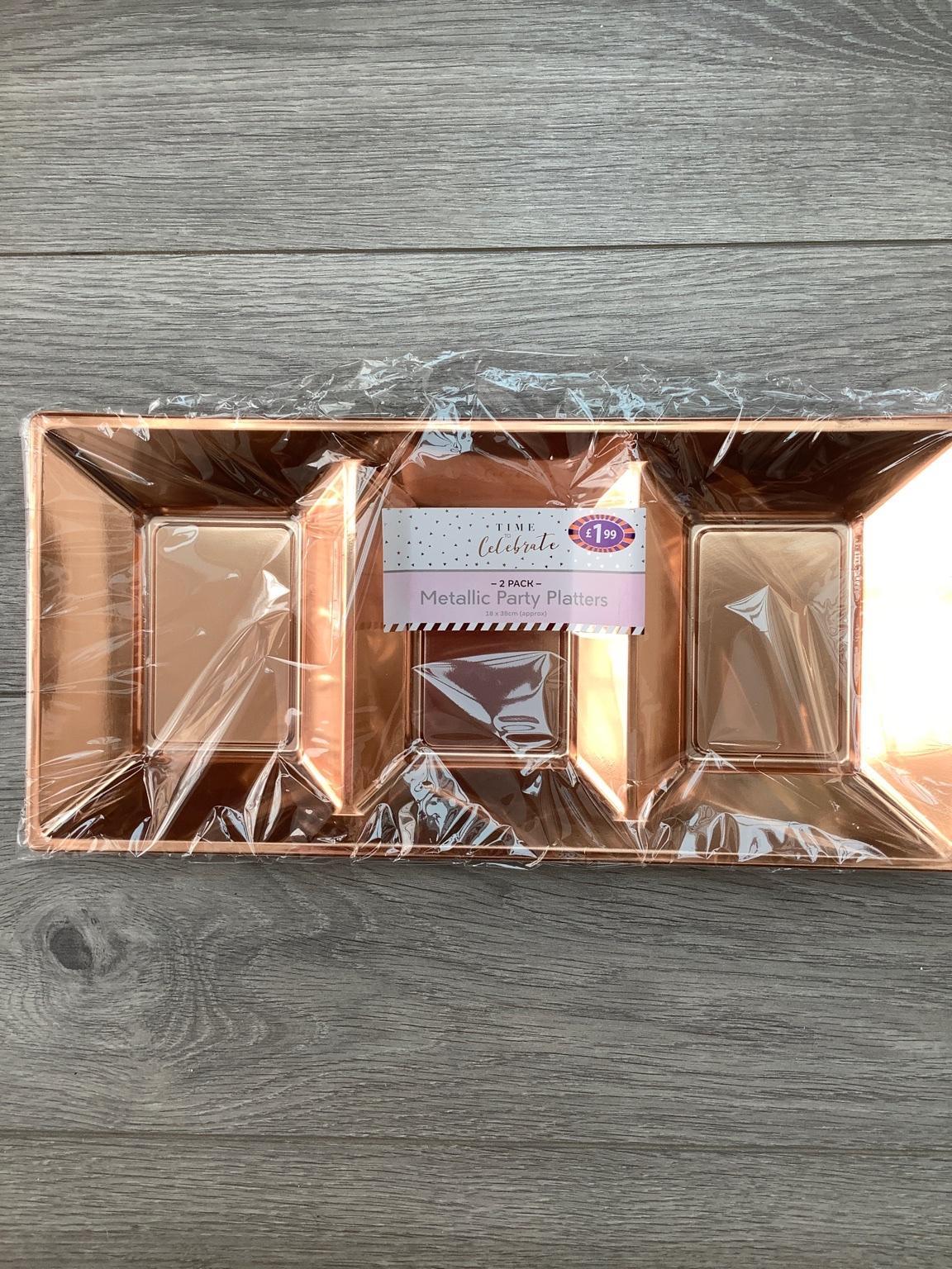 2pk metallic party platters in NN9 Finedon for £1.00 for sale | Shpock