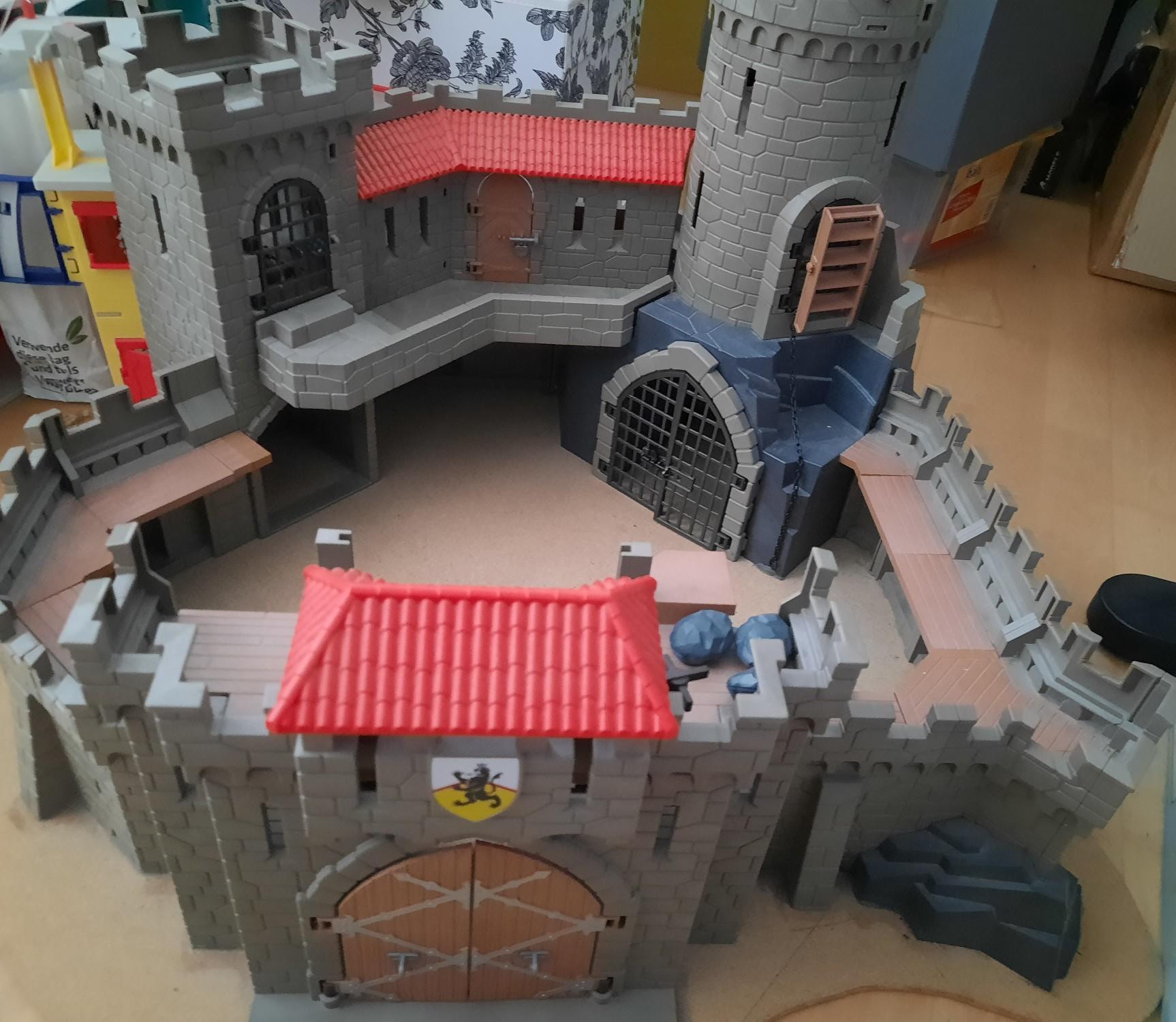 Playmobil Ritterburg groß in 5230 Mattighofen für 25,00 € zum Verkauf ...