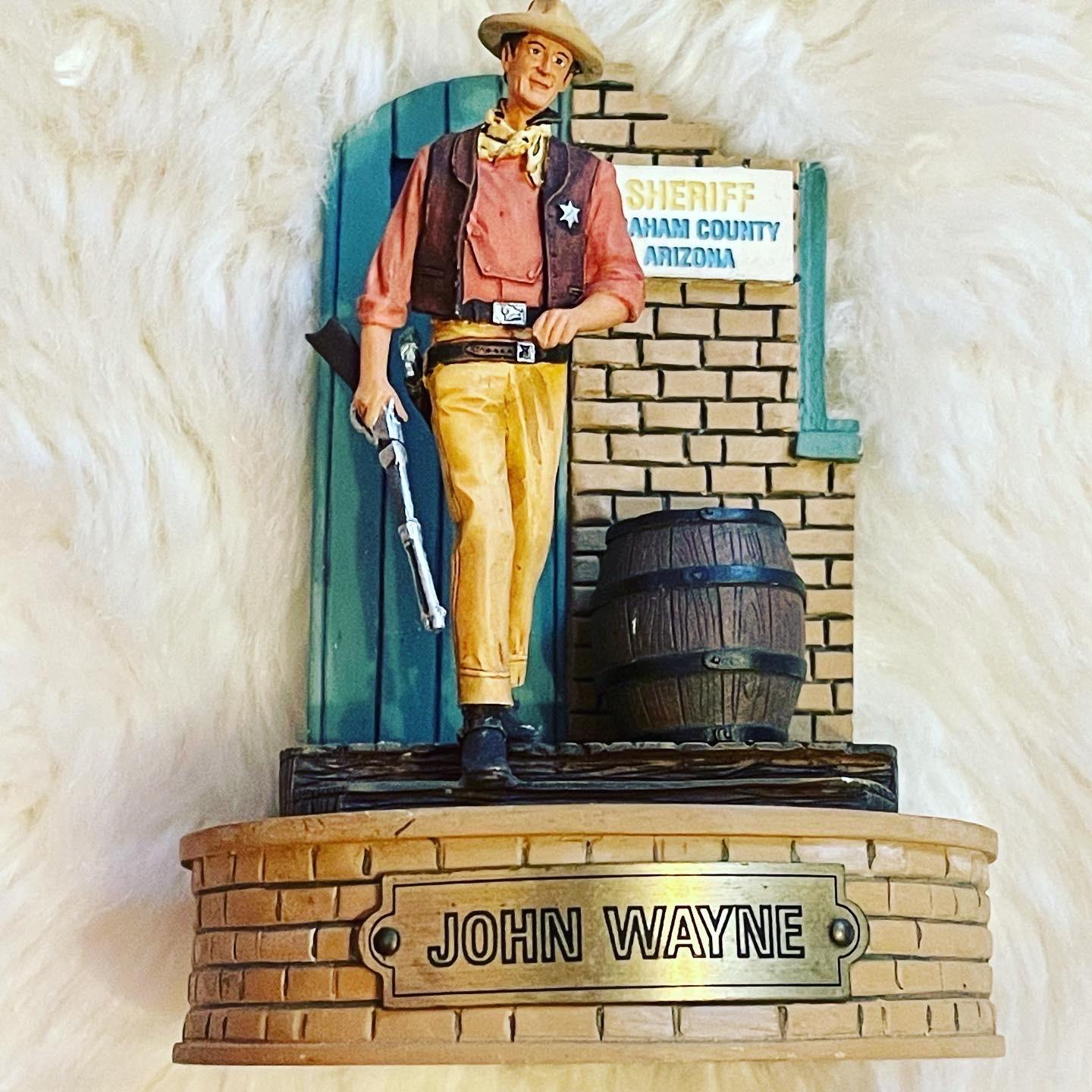 John Wayne Sheriff Graham Sculpture in BH23 Holdenhurst für 35,00 £ zum ...