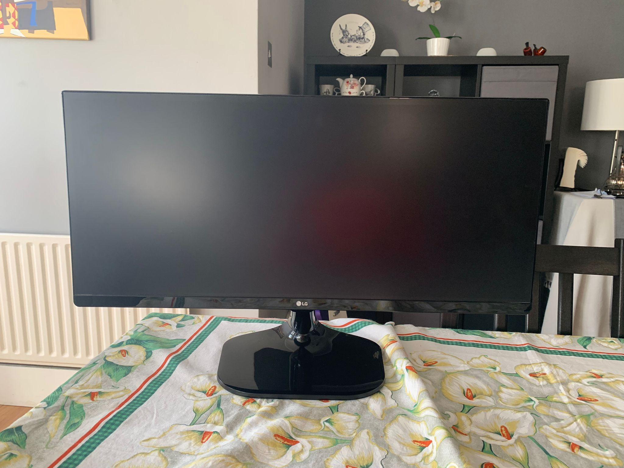 LG Electronics UltraWide Monitor 25 inch in SW14 Thames for £40.00 for ...