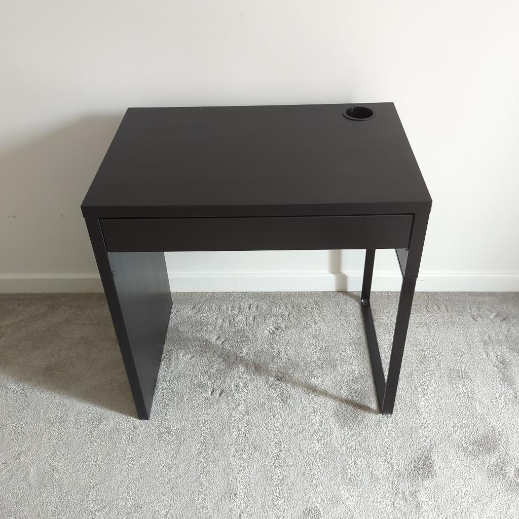 IKEA micke desk in E10 London Borough of Waltham Forest für £ 2,00 zum ...