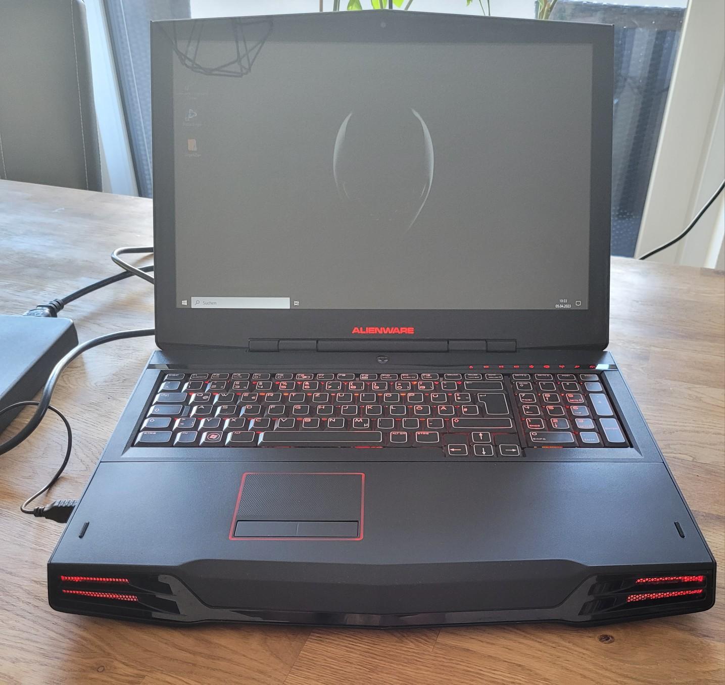 Alienware Gaming Laptop 17" in 6492 for €150.00 for sale | Shpock