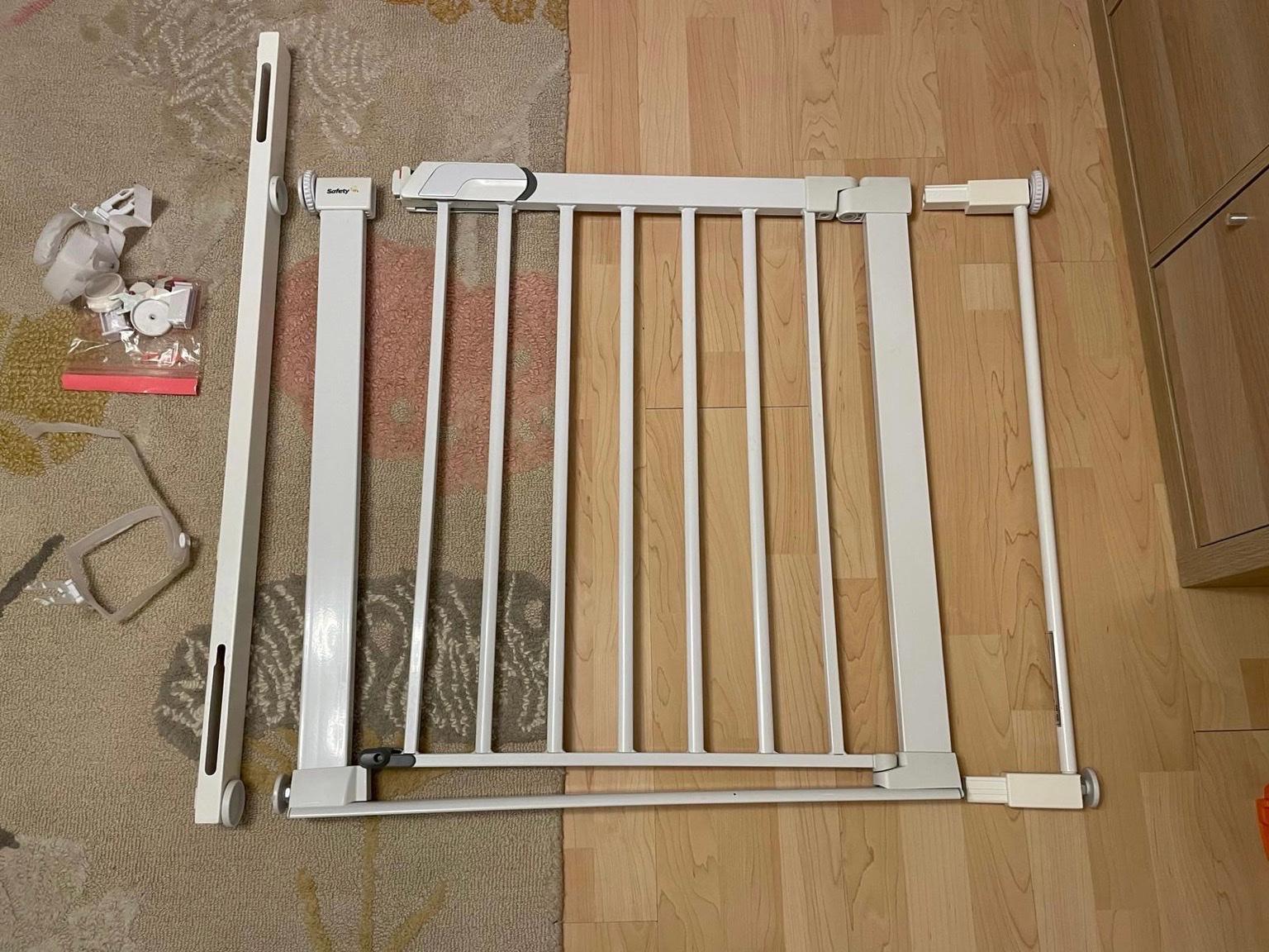 Safety 1st Flat Step Gate and Extension in M22 Manchester for £15.00 ...