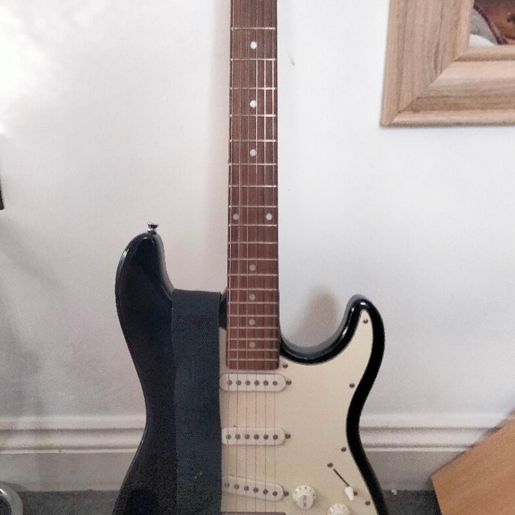 Elevation electric guitar 🎸 in WD24 Watford für £ 50,00 zum Verkauf ...
