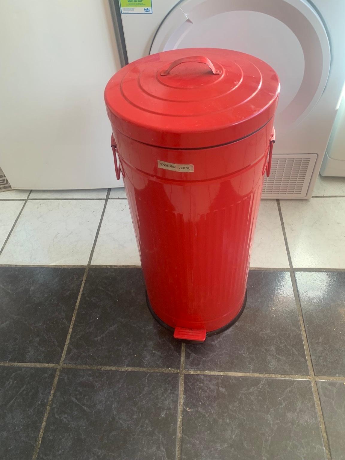 trash bin in N9 Enfield für £ 12,00 zum Verkauf | Shpock AT