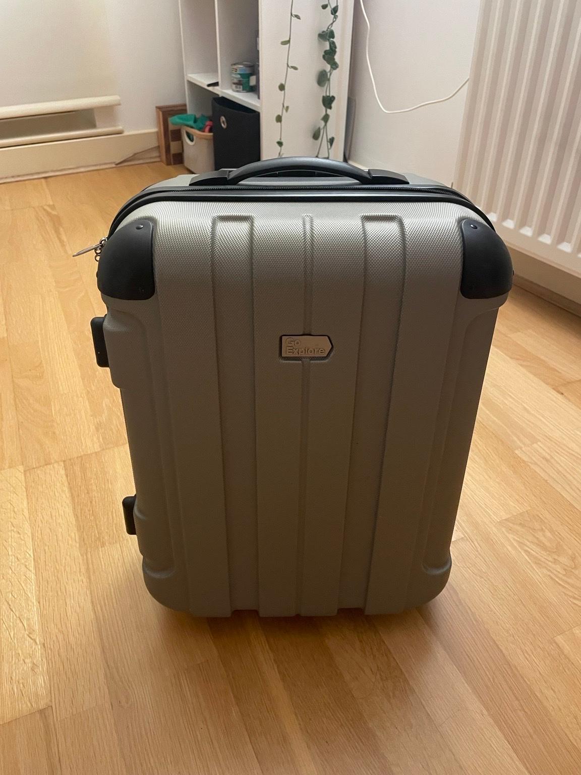 Go explore carry on suitcase in N1 London für 5,00 £ zum Verkauf ...