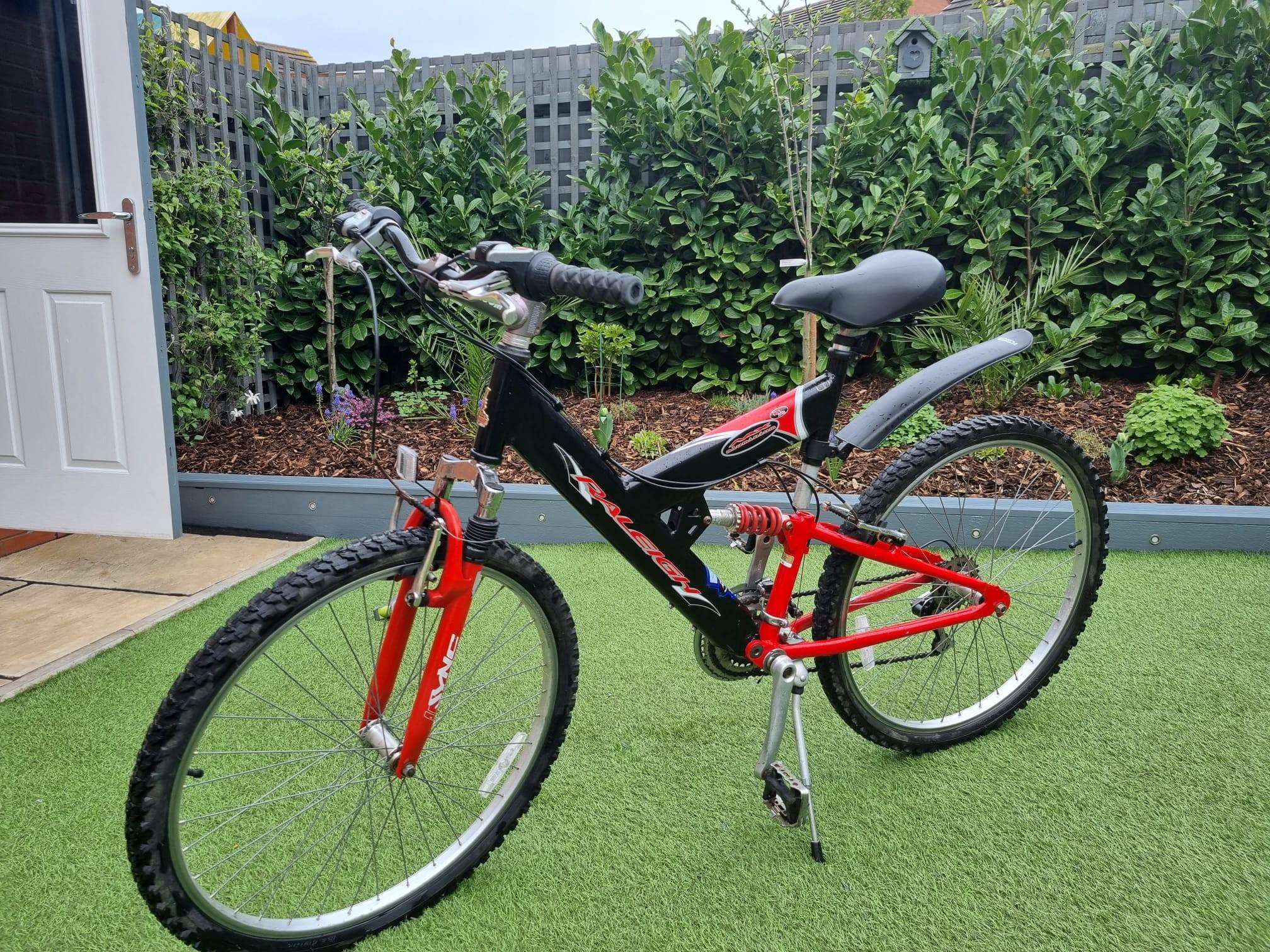 Mens Raleigh Suspension Mountain Bike in DY6 Dudley für 60,00 £ zum ...