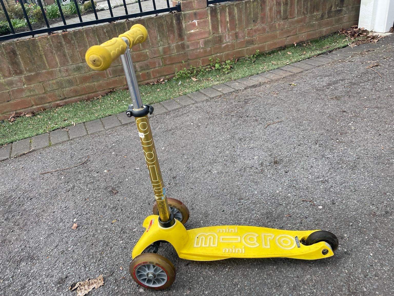 Mini micro scooter yellow in UB10 London für 10,00 £ zum Verkauf ...