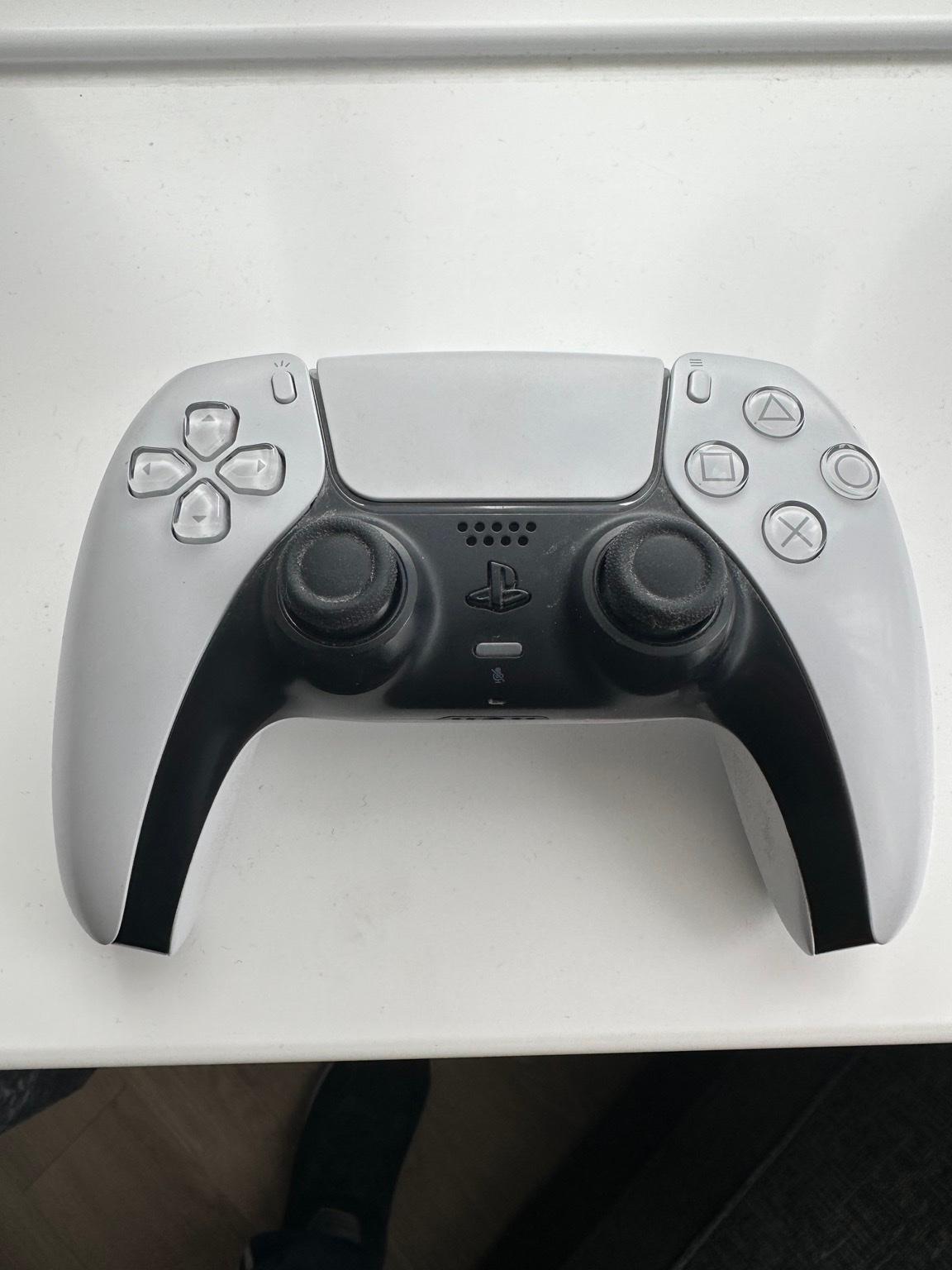 PS5 Controller (white ) in WS10 Sandwell für 30,00 £ zum Verkauf ...
