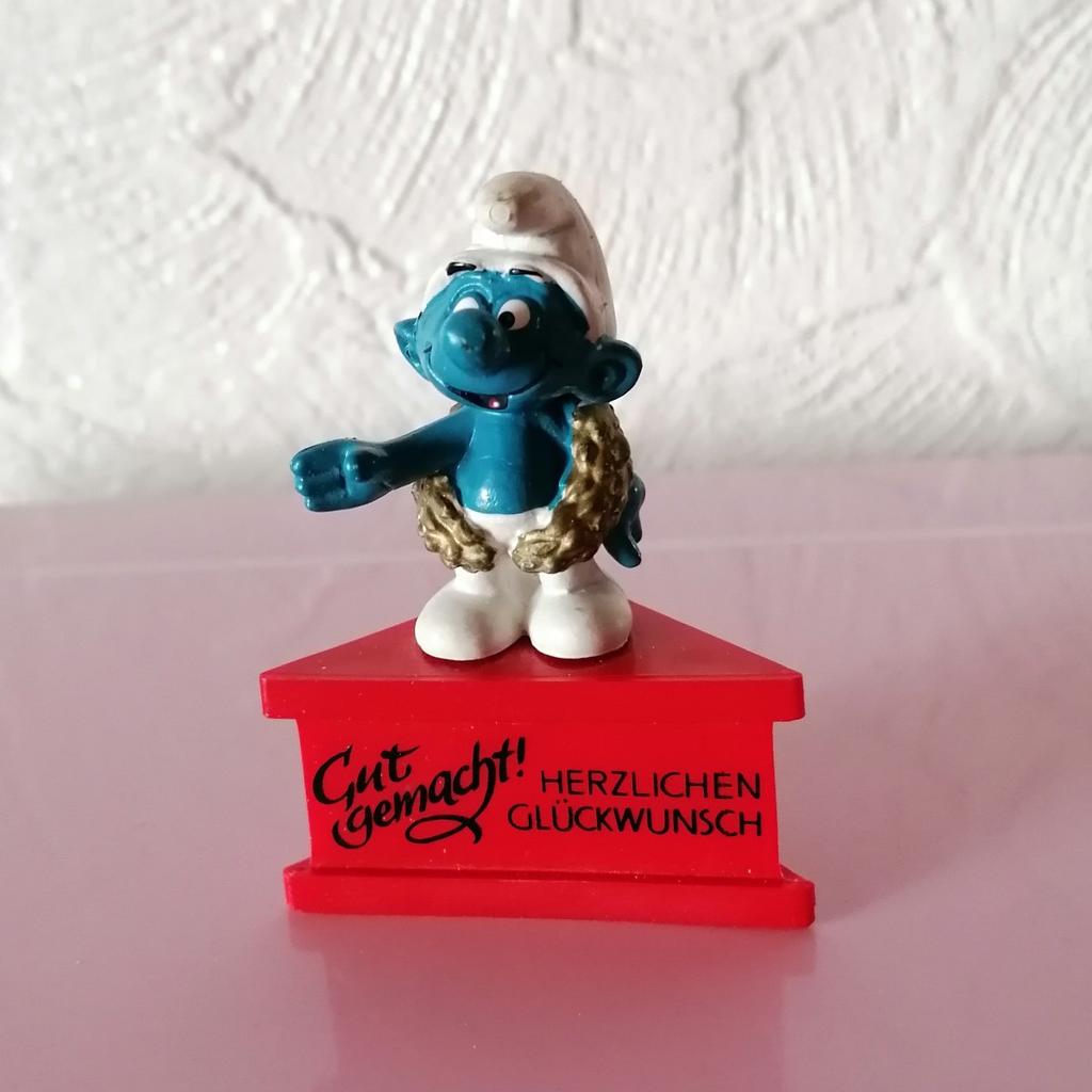 Schlumpf.. Sieger Schlumpf auf Sockel.. in 50389 Wesseling für € 14,00 ...