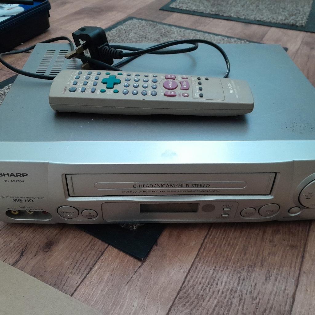 Sharp VHS player in WA2 Warrington für £ 10,00 zum Verkauf | Shpock AT