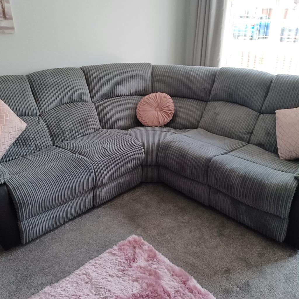 right hand corner suite in WS10 Sandwell für £ 250,00 zum Verkauf ...