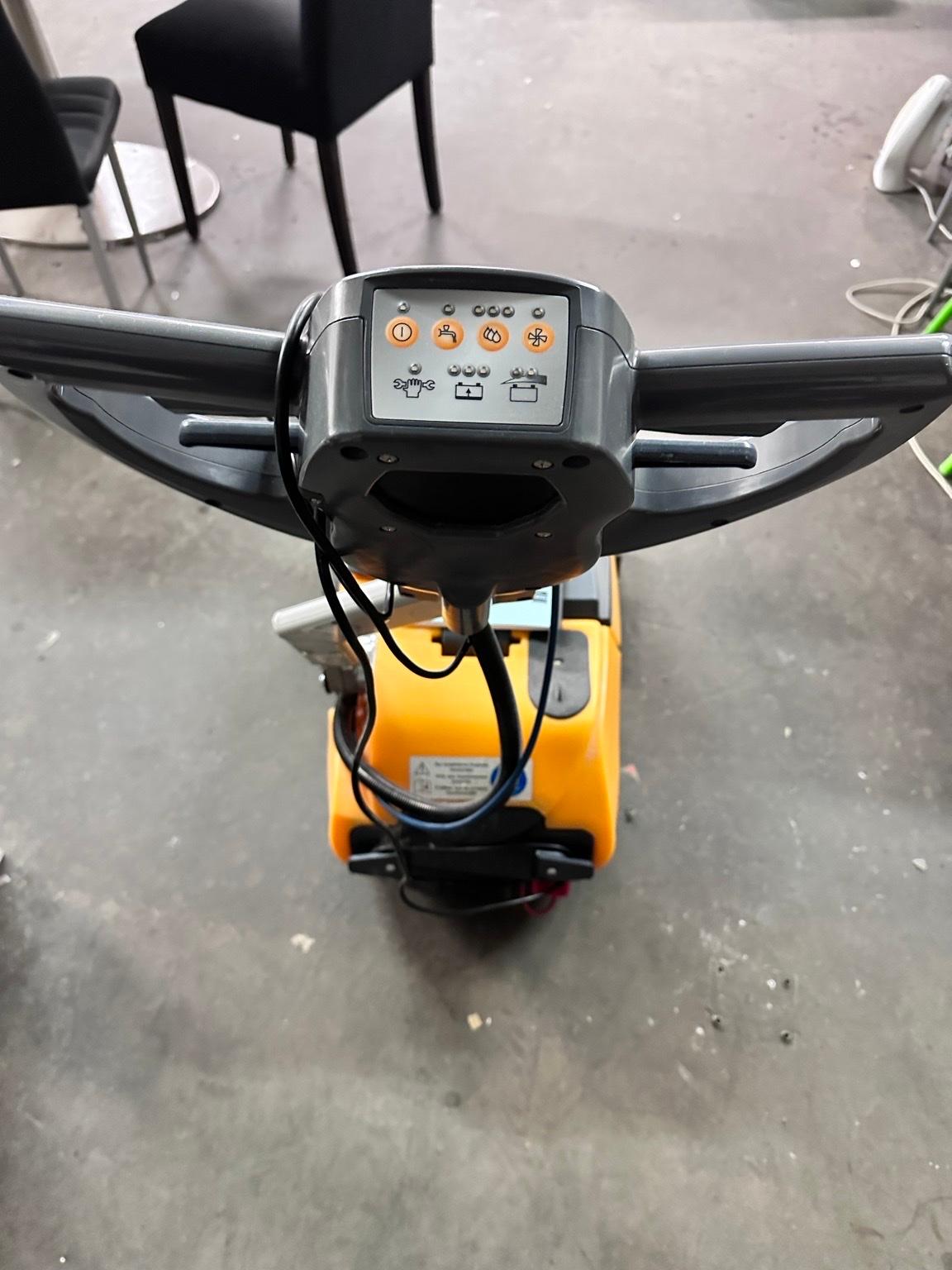 Taski swingo 350B Scheuermaschine in 6075 Volderwald für 1.700,00 € zum ...