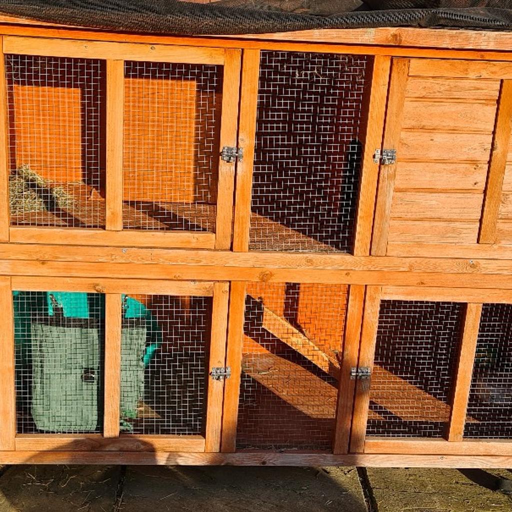 outdoor rabbit hatch with cover in IG11 London for £60.00 for sale | Shpock