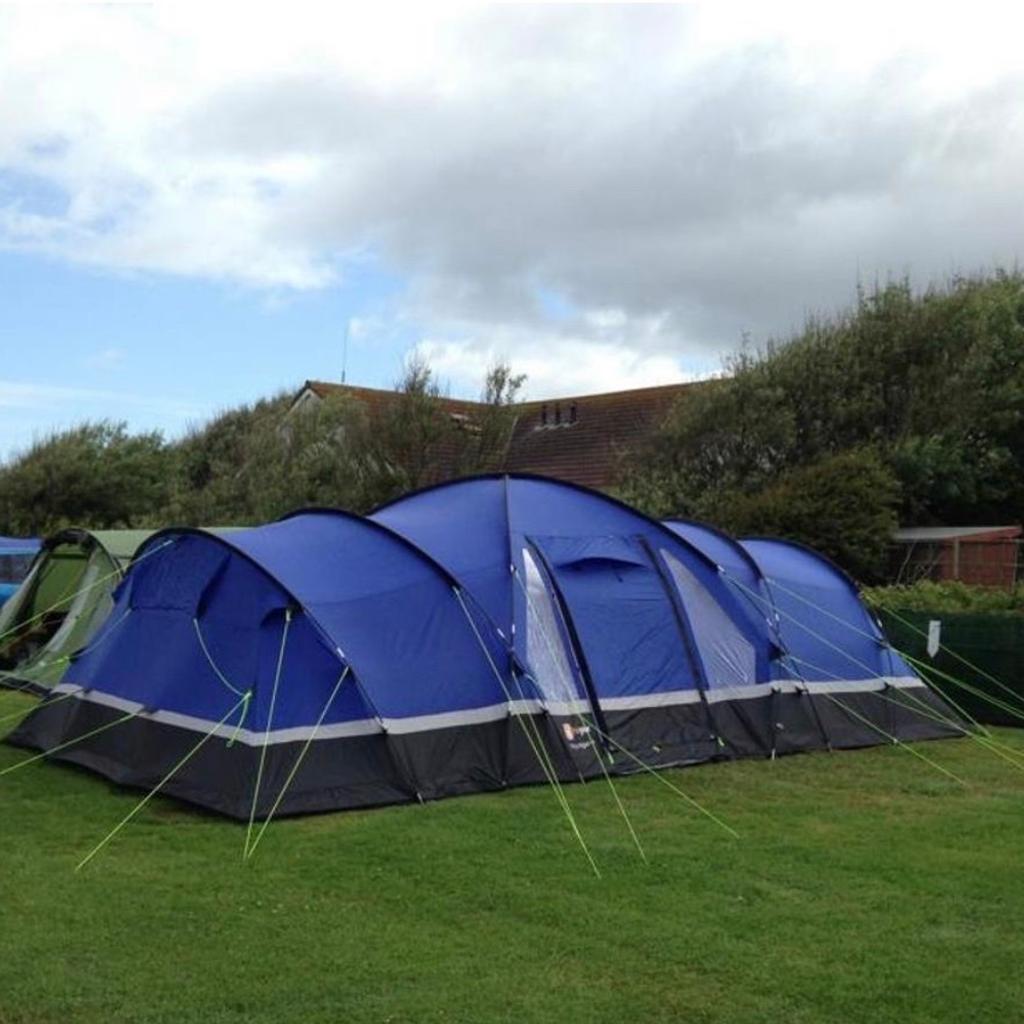 Hi Gear Voyager 10 person tent in WA10 Helens for £40.00 for sale | Shpock