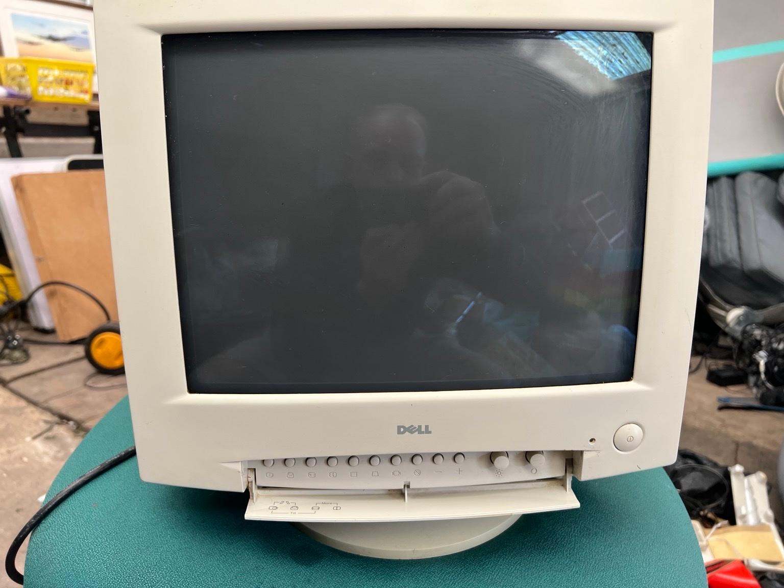 Vintage Dell pc monitor in WV14 Coseley for £20.00 for sale | Shpock