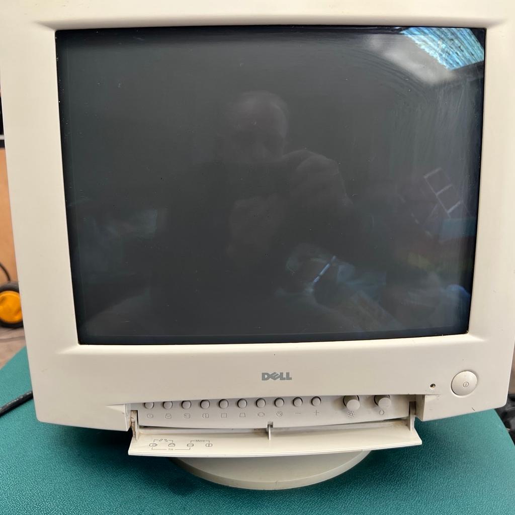 Vintage Dell pc monitor in WV14 Coseley for £20.00 for sale | Shpock