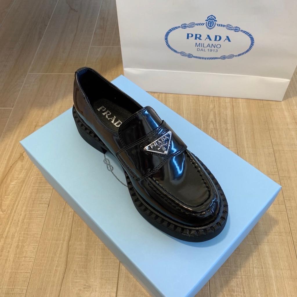 Leather Prada shoes in E14 London für £ 170,00 zum Verkauf | Shpock AT