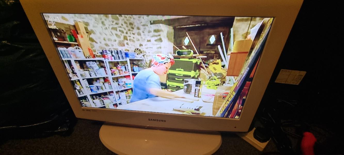 Samsung 22" hdmi TV built in freeview in WS2 Darlaston for £55.00 for ...