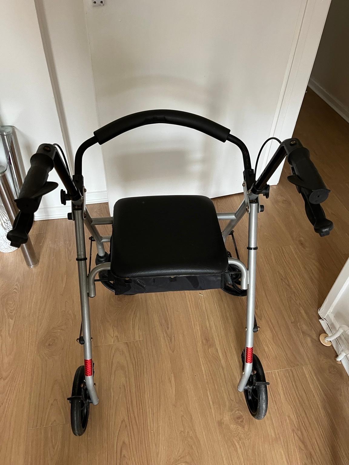 Roma Light Weight Walking Frame in BR3 London für 35,00 £ zum Verkauf ...