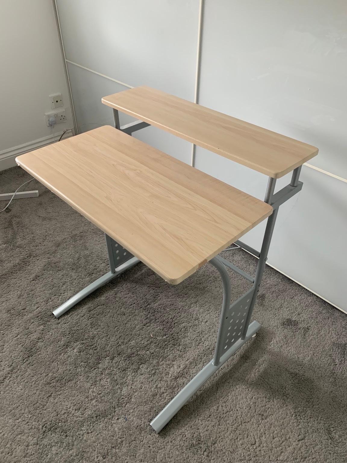 Strong Study table / computer table in LE5 Leicester für 8,00 £ zum ...